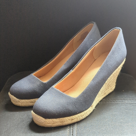 J. Crew | Shoes | J Crew Classic Navy Blue Seville Slip On Preppy ...
